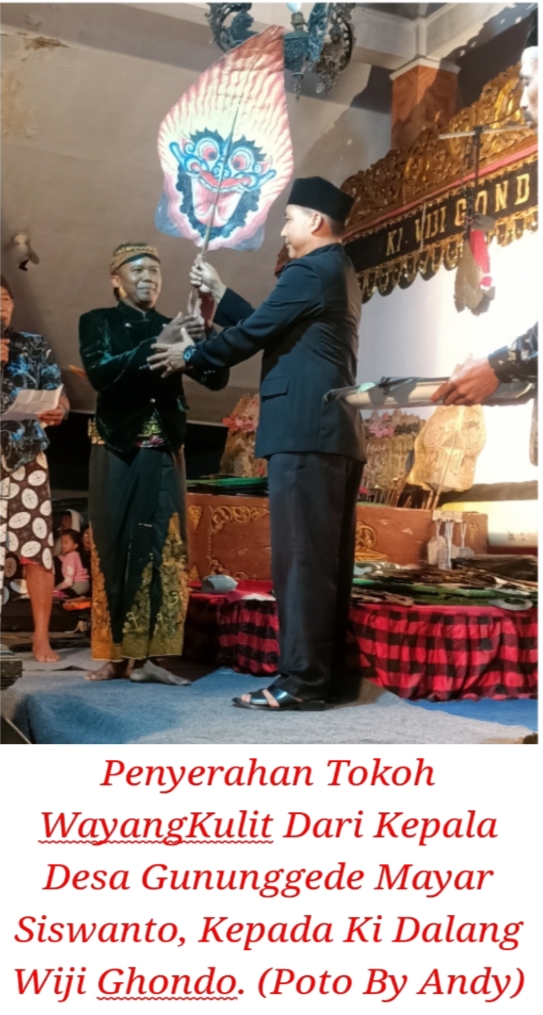 Pagelaran Wayang Kulit Dalam Rangka Syukuran dan Bersih Desa Gununggede. - Kabar Daerah Jawa Timur